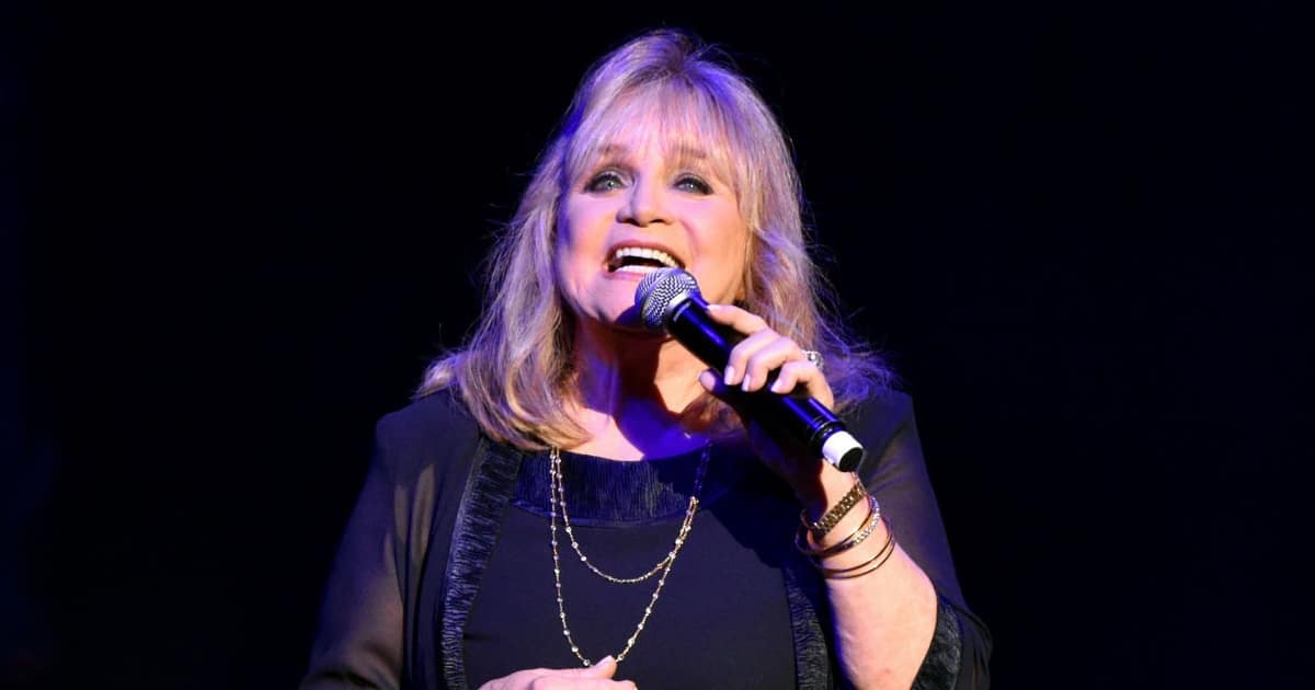 Dazzling Barbara Mandrell At 71 Will Lit Your Christmas Eve Dazzling Barbara Mandrell At 71 Will Lit Your Christmas Eve