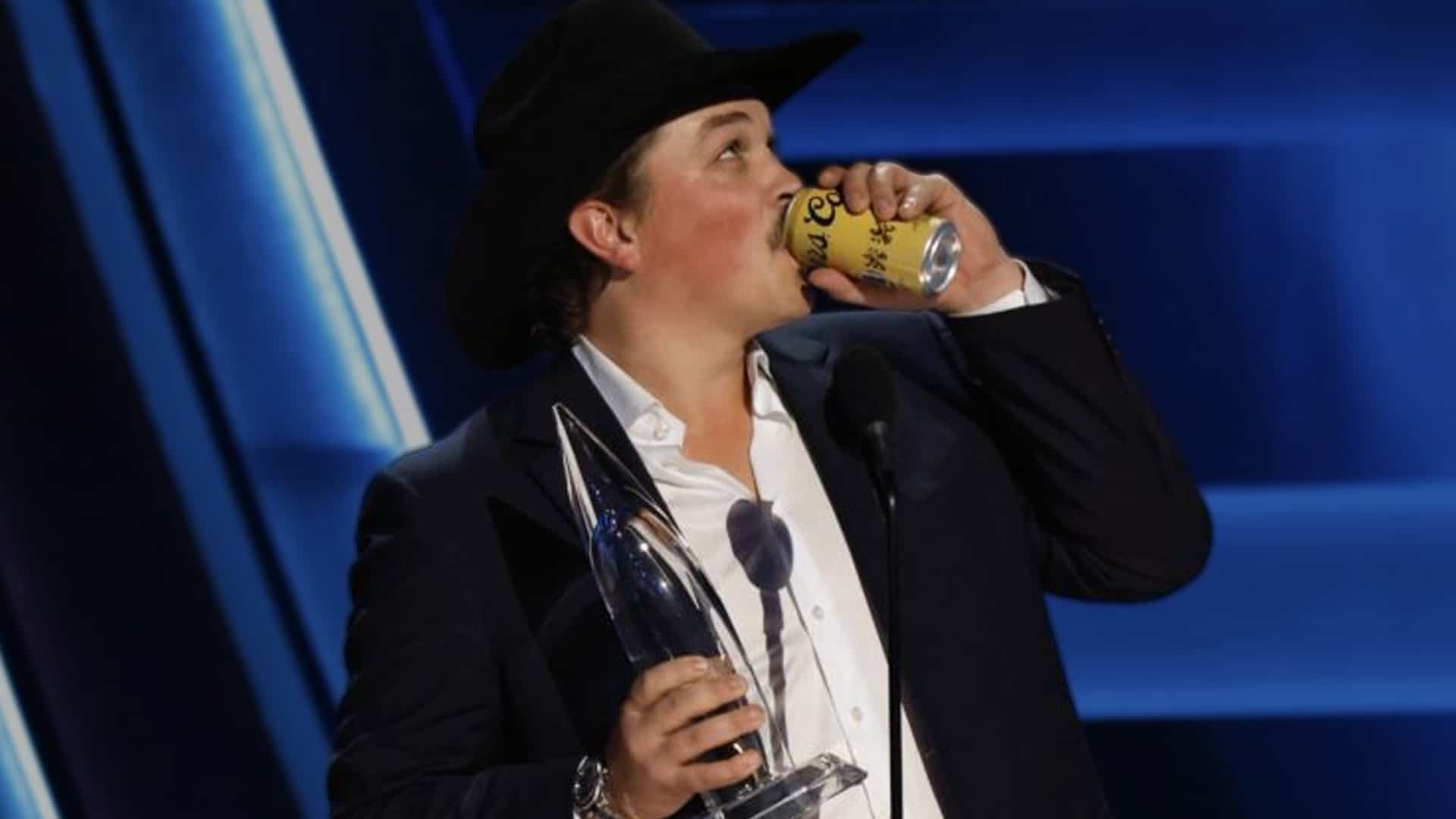 Zach Top Accepts CMA New Artist of the Year With a Beer in Hand as the ...